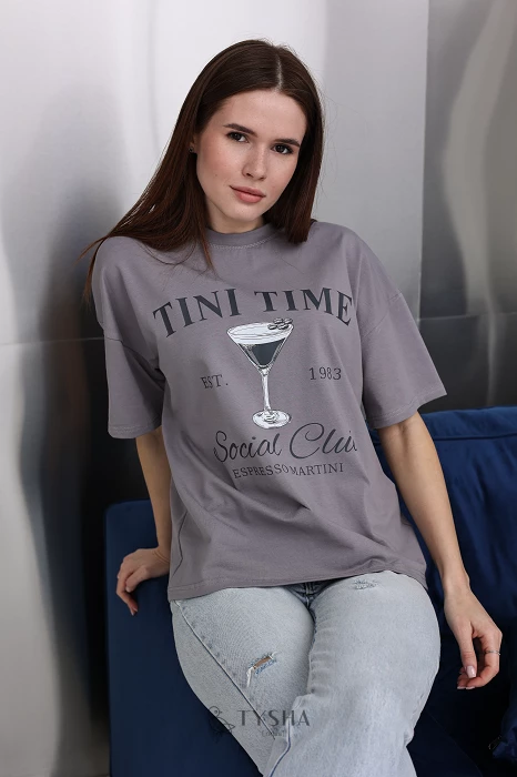 Сіра жіноча футболка оверсайз Tini Time Social Club – базова футболка з принтом